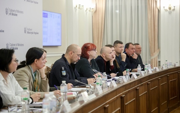 Кабмін готує е документообіг у військових частинах Читайте на Ukr Net