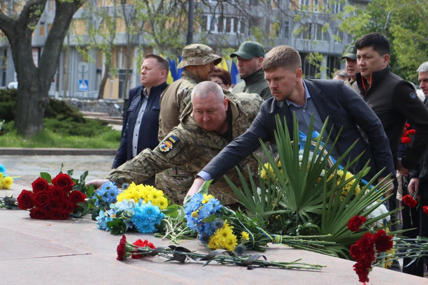 У Миколаєві вшанували память загиблих у Другій світовій війні фото