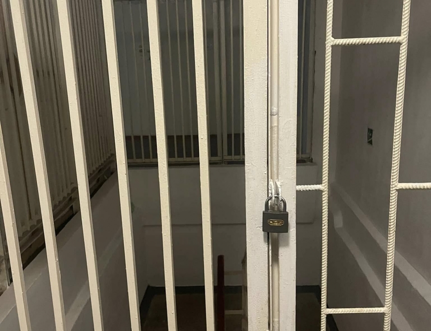У Миколаєві під час тривоги укриття у школі виявилося закритим Читайте