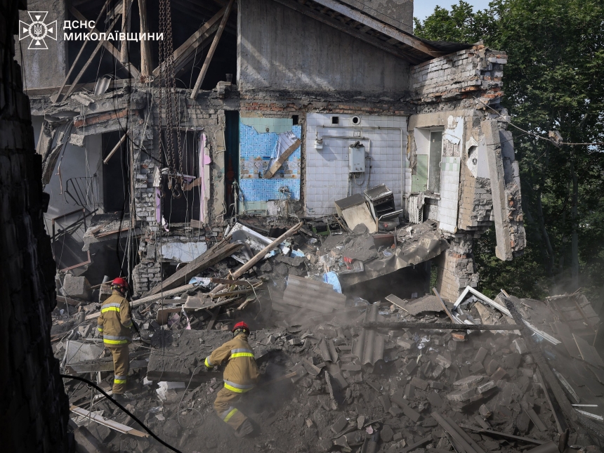 Рятувальні роботи продовжуються у Миколаєві фото Читайте на Ukr Net