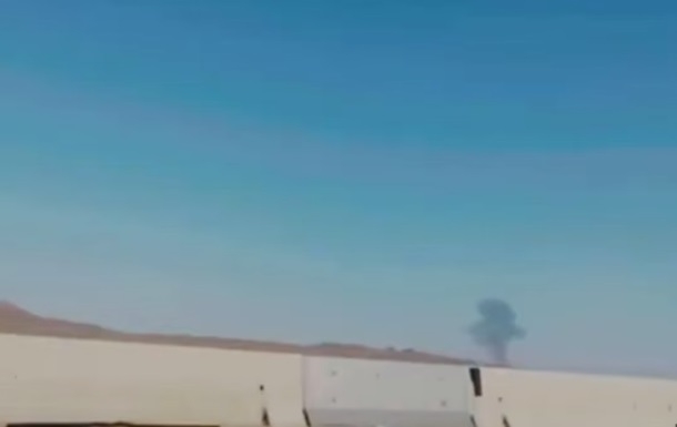 Над ядерним обєктом в Ірані піднімається стовп диму відео Читайте на Ukr Net
