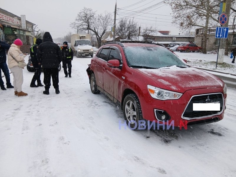 Через ожеледицю в Миколаєві сталося вже дві ДТП на одній вулиці